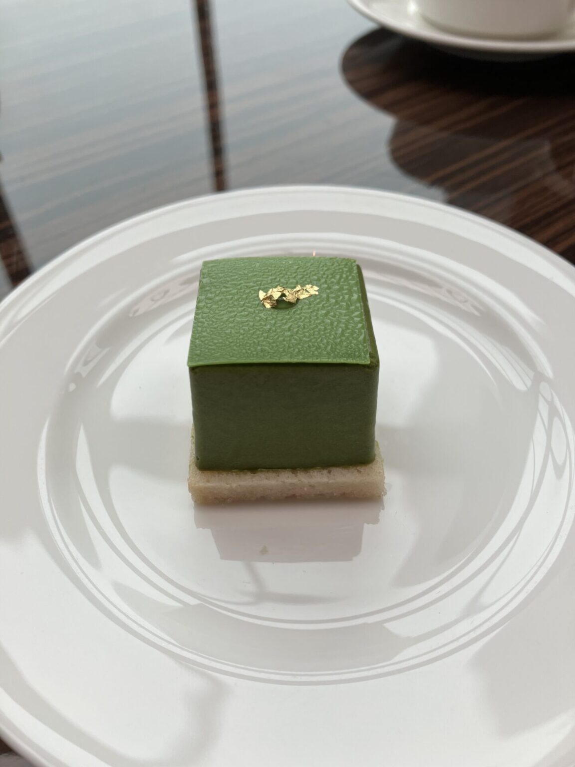 コンラッド東京でアフタヌーンティー：至高のおもてなし｜PrimeTravel